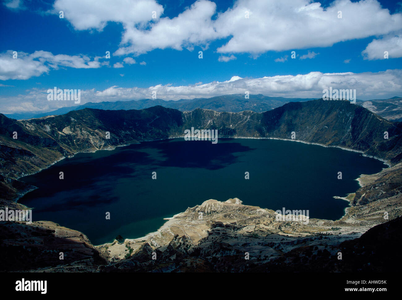 Lake Quilotoa, crater lake, Quilotoa volcanic crater, Quilotoa ...