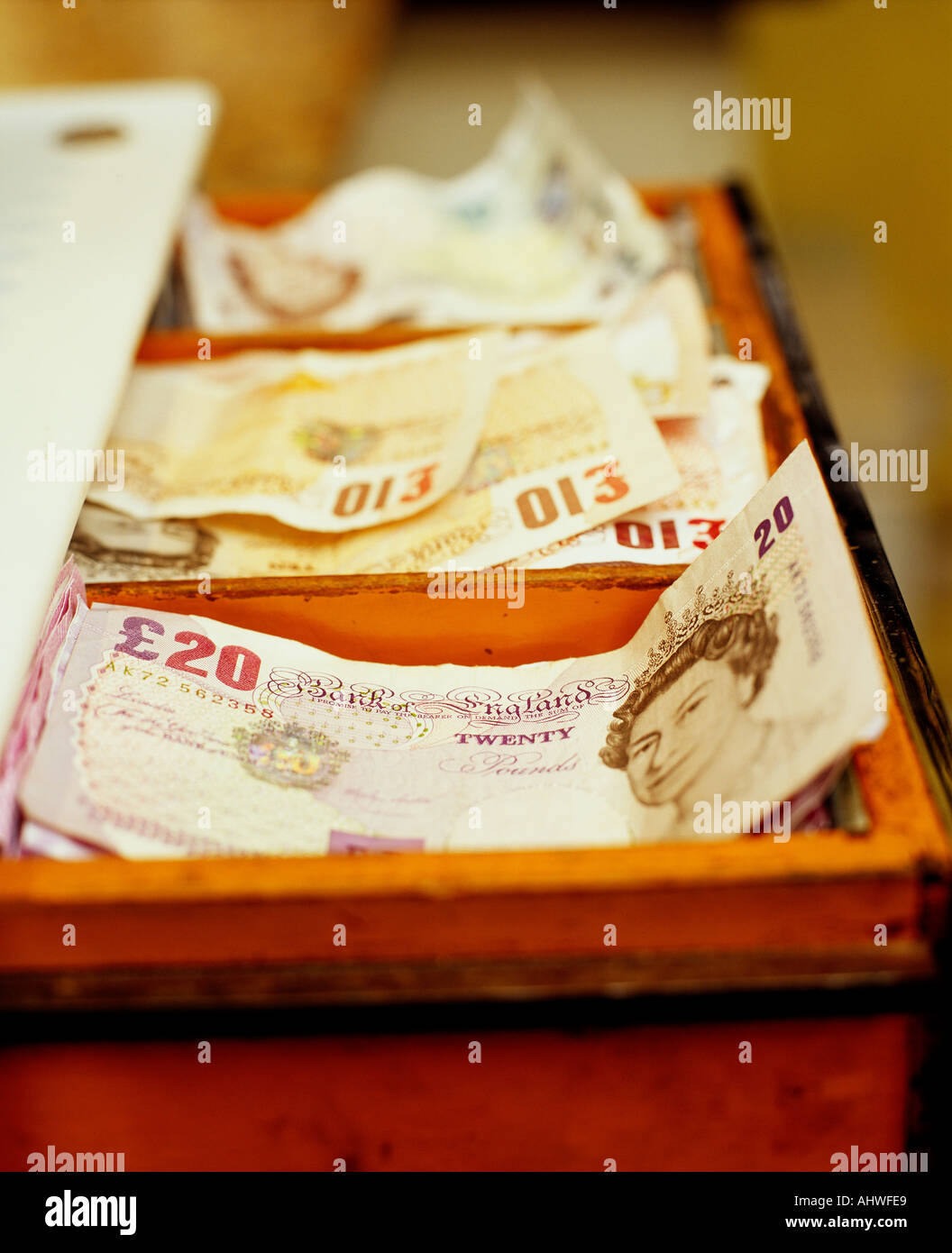 Cash pay stirling hi-res stock photography and images - Alamy