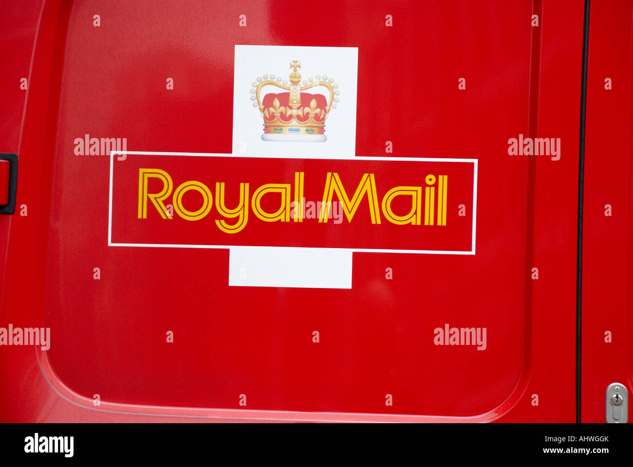Royal mail crown logo hi-res stock photography and images - Alamy