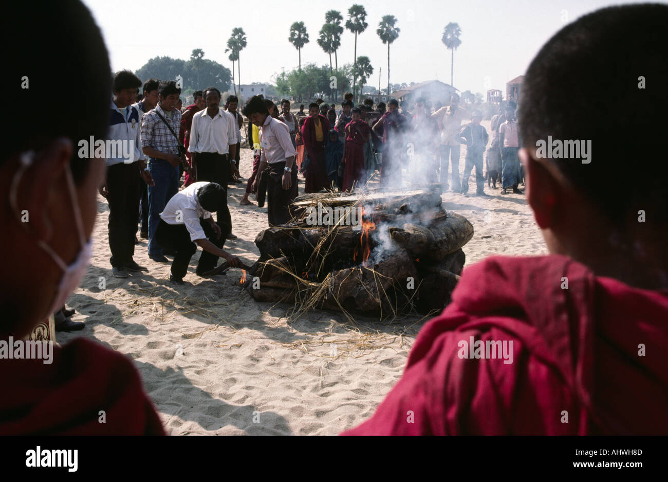 Tibetan Buddhist cremation ceremony on the banks of Phalgu river, Bodh ...