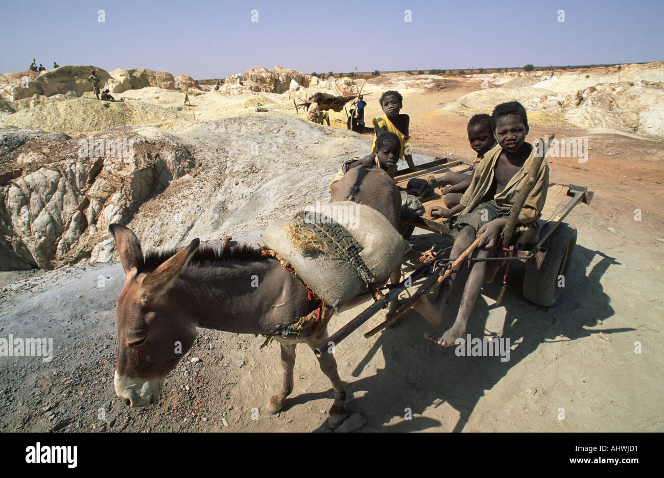 Child africa mine poverty hi-res stock photography and images - Alamy