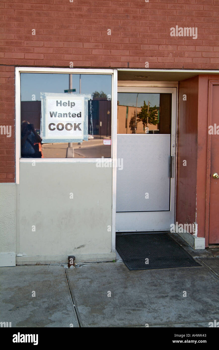 Help wanted sign hi-res stock photography and images - Alamy
