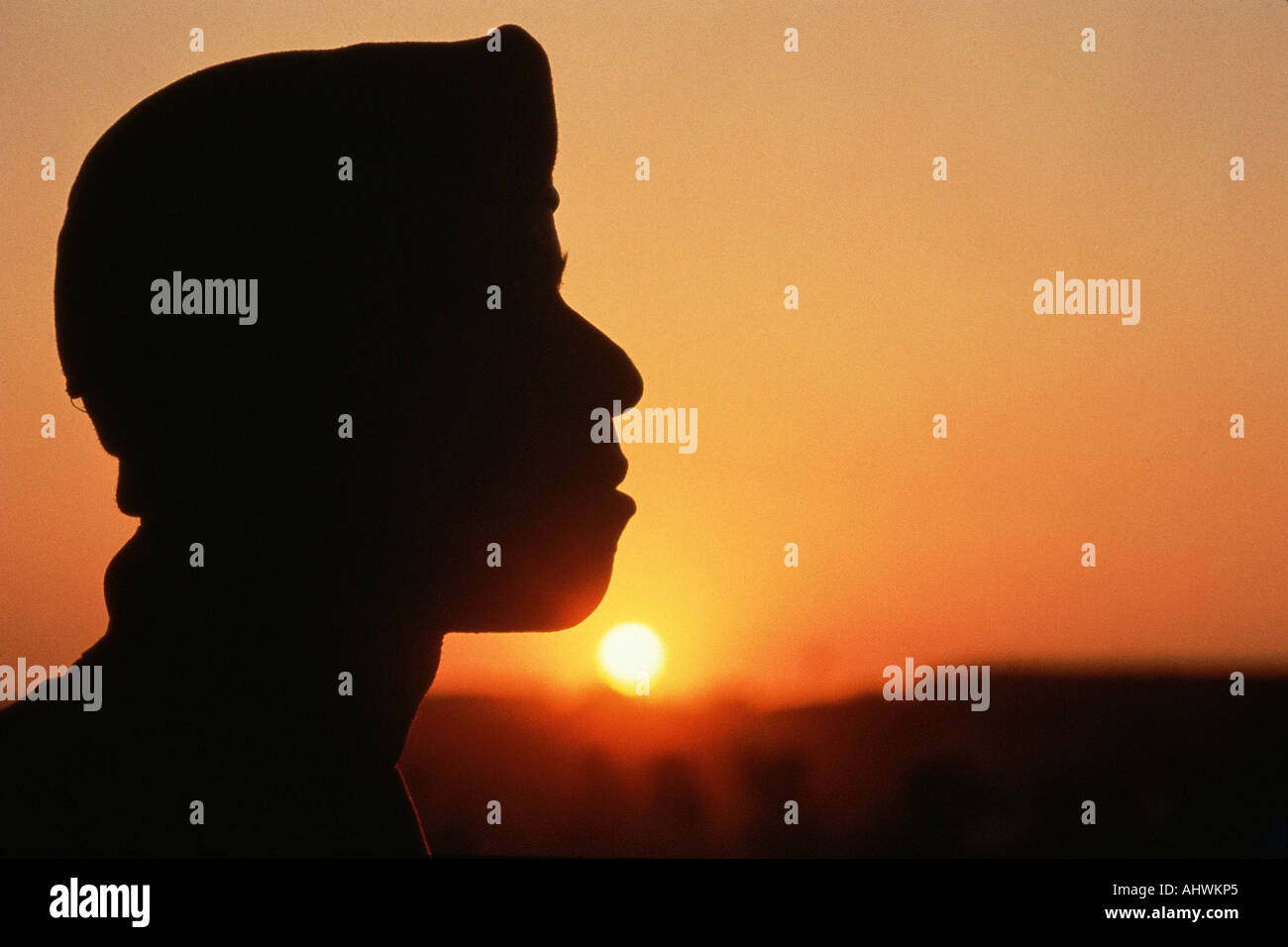 Soldier silhouette sunset desert hi-res stock photography and images ...