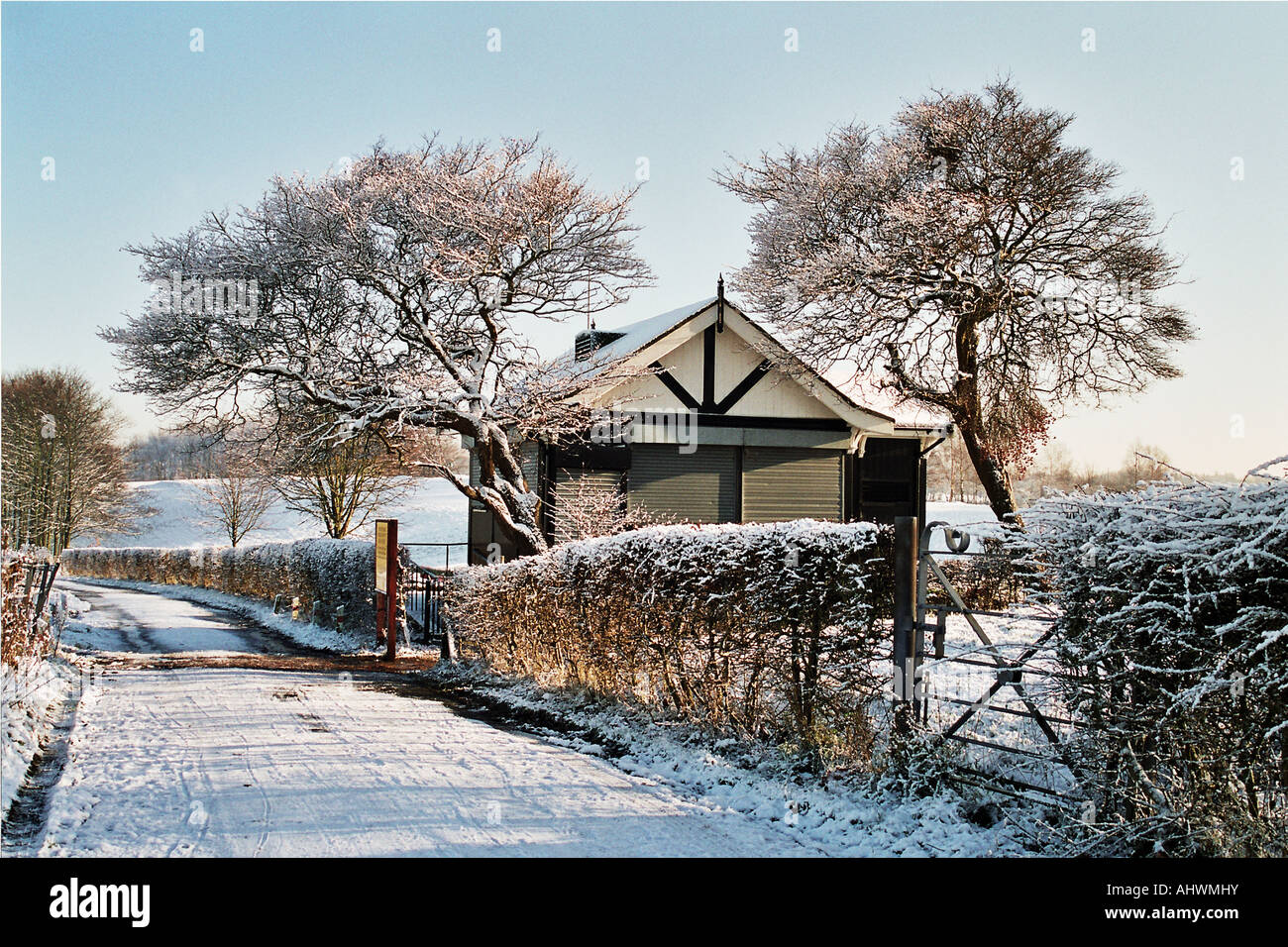 A layer of Snow transforms the bowls hut at Heaton Park, Manchester ...