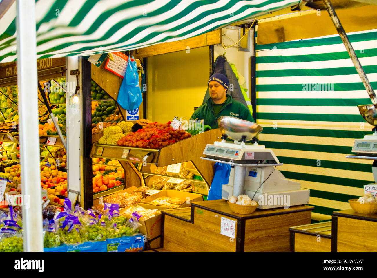 Fruit and Vegetable market stall Stock Photo - Alamy