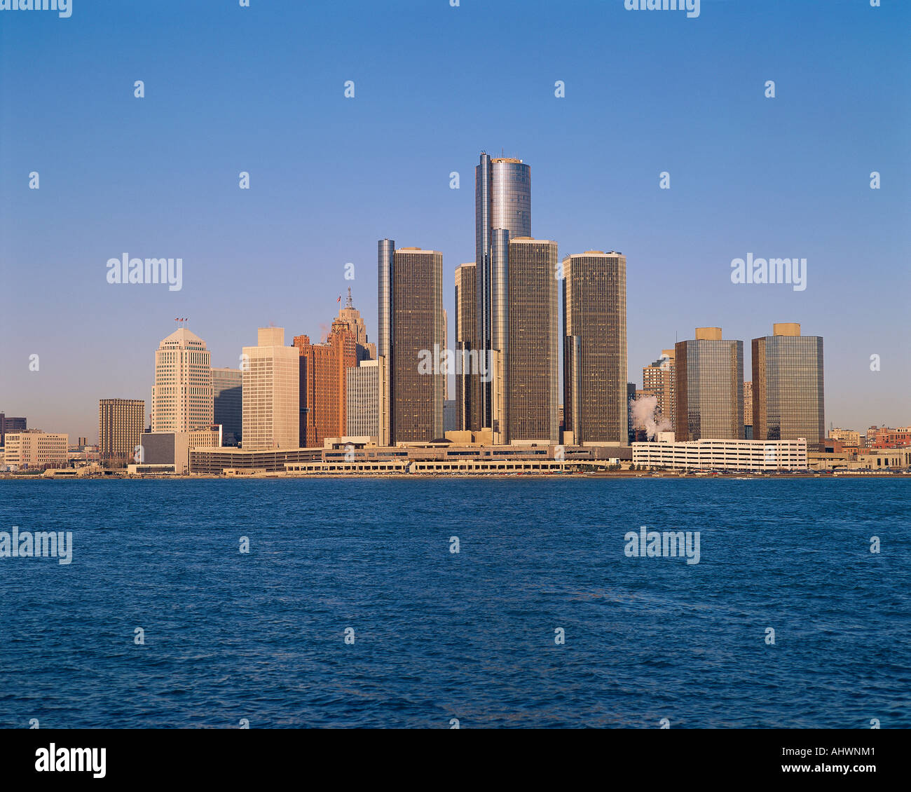 Detroit buildings hi-res stock photography and images - Alamy