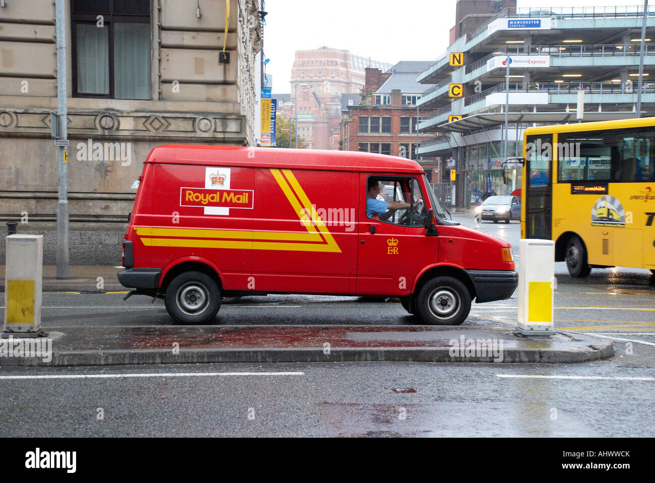 Royal mail post bus hi-res stock photography and images - Alamy