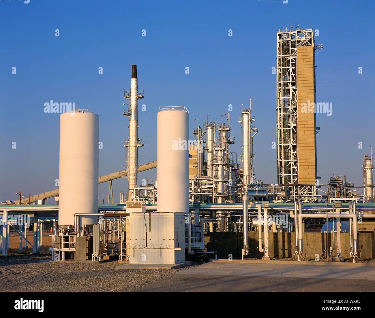 Gas plant photograph hi-res stock photography and images - Alamy
