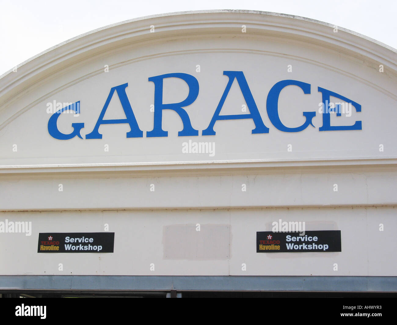 Local shop and mechanic sign hi-res stock photography and images - Alamy