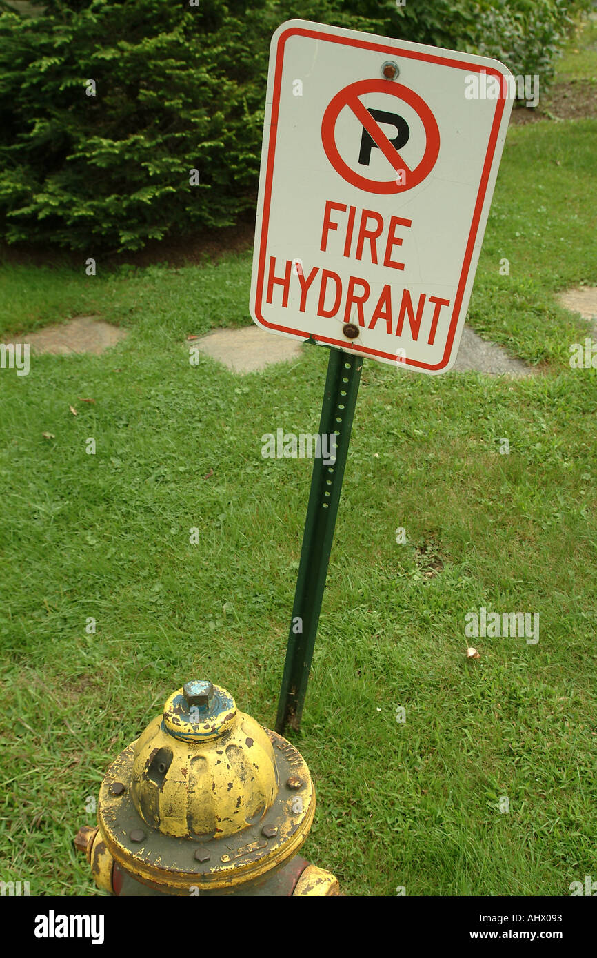 Fire hydrant no parking Stock Photo - Alamy