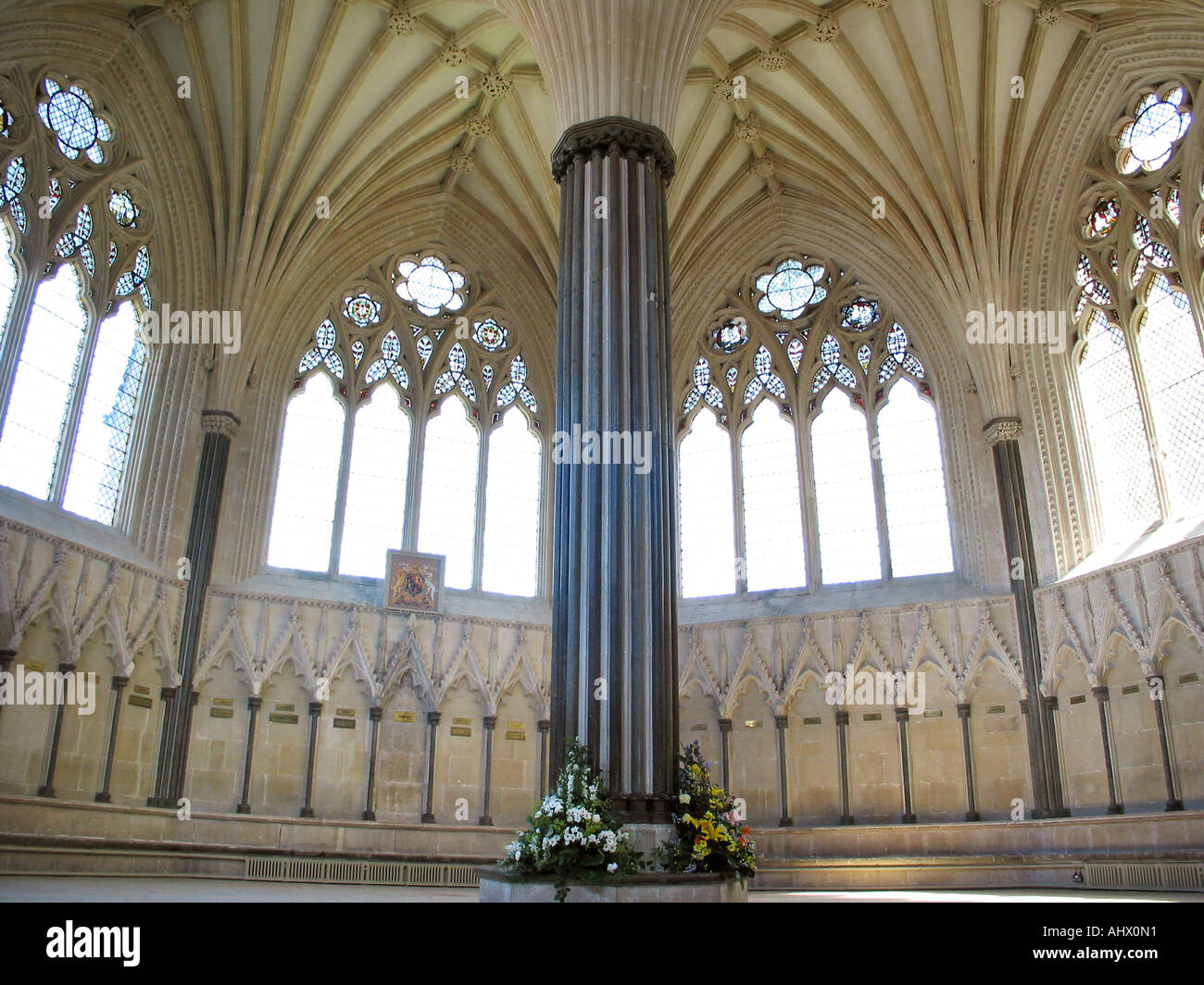 Wells cathedral roof structure hi-res stock photography and images - Alamy