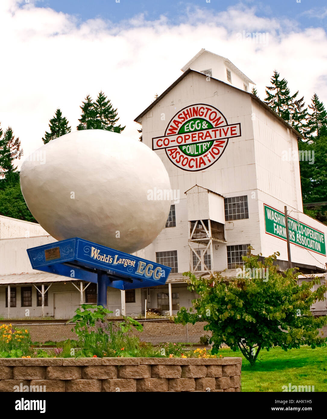 Image of the giant fiberglass model egg that sits on a pedestal in the ...