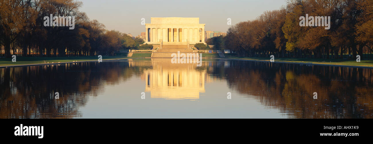 Lincoln Memorial reflecting pool Stock Photo - Alamy
