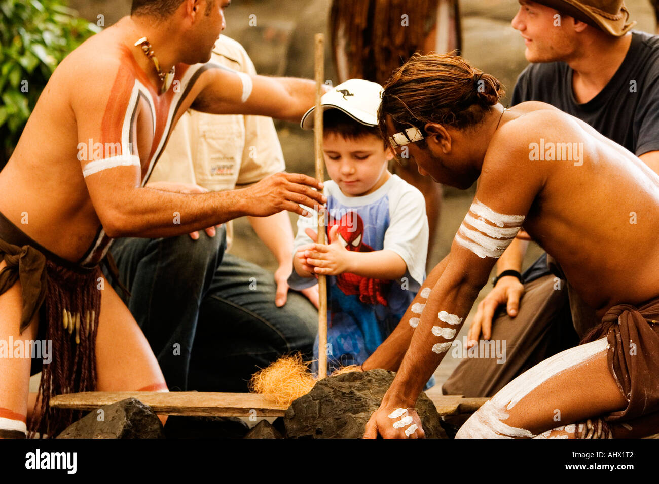 Aboriginal fire dance hi-res stock photography and images - Alamy