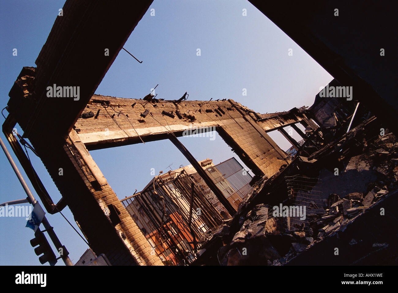 Shell wrecked building hi-res stock photography and images - Alamy