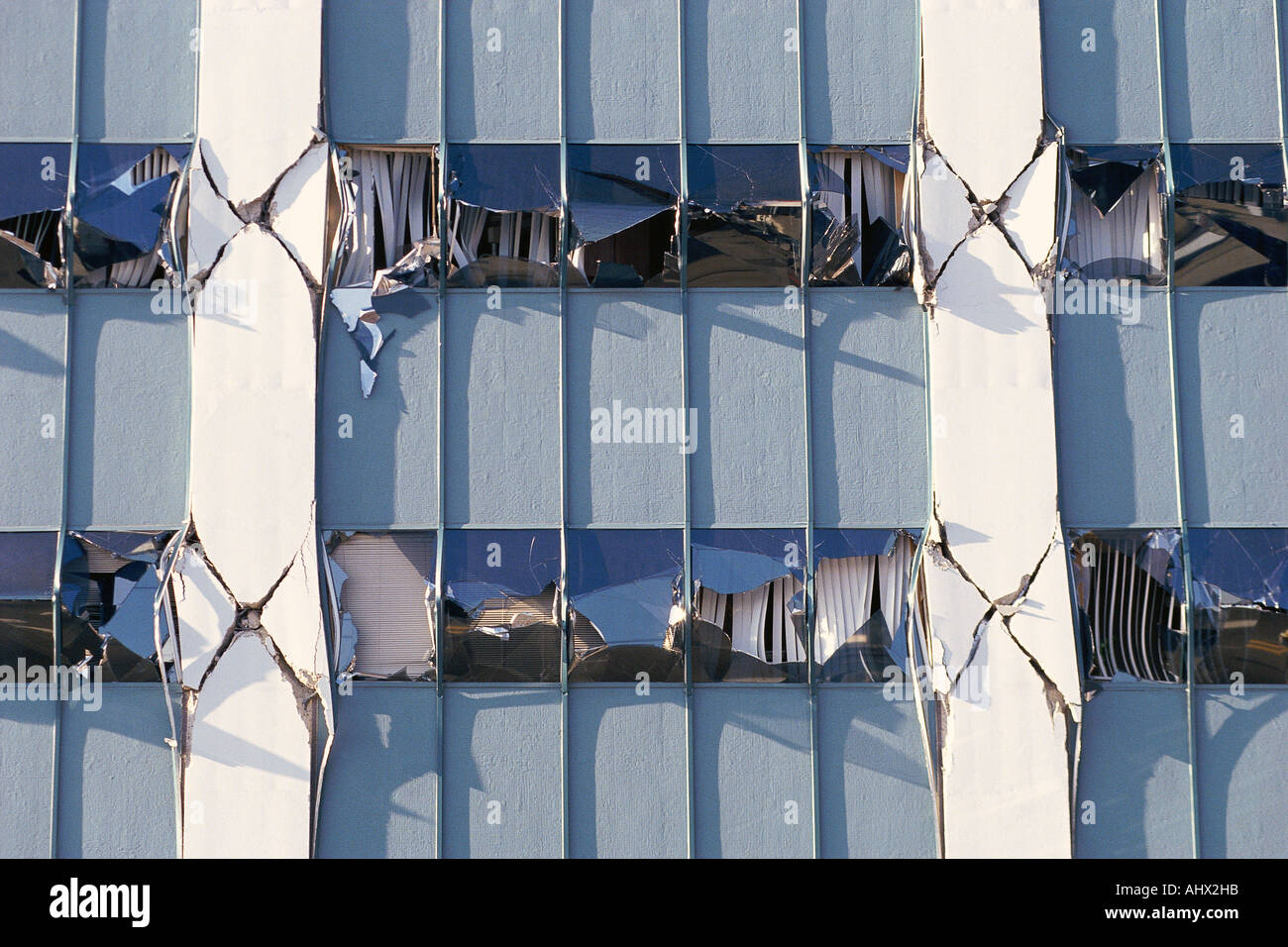 Condemned building hi-res stock photography and images - Alamy