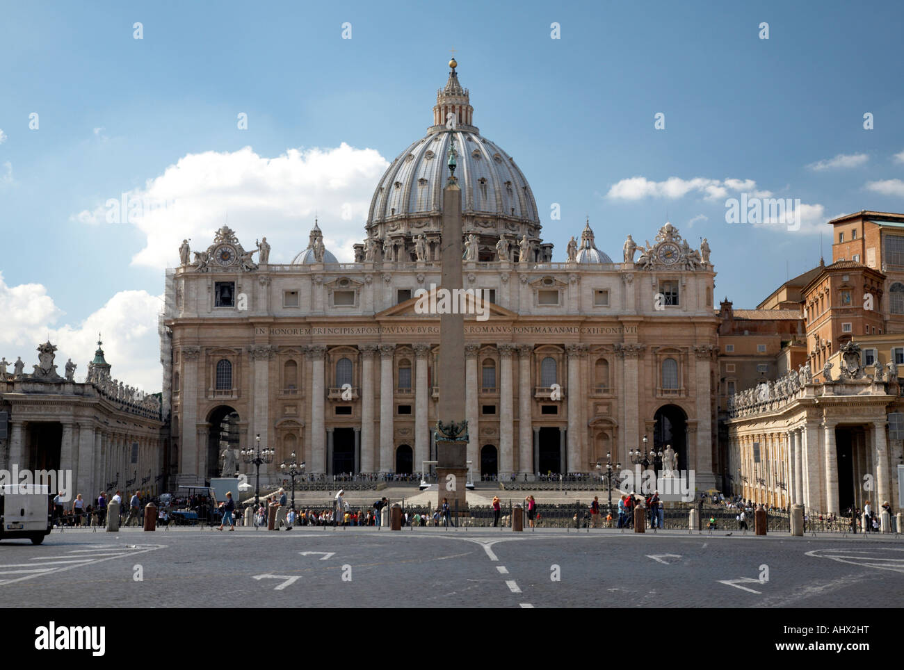 Looking towards St Peters Basilica and the Vatican City from Piazza Pio ...