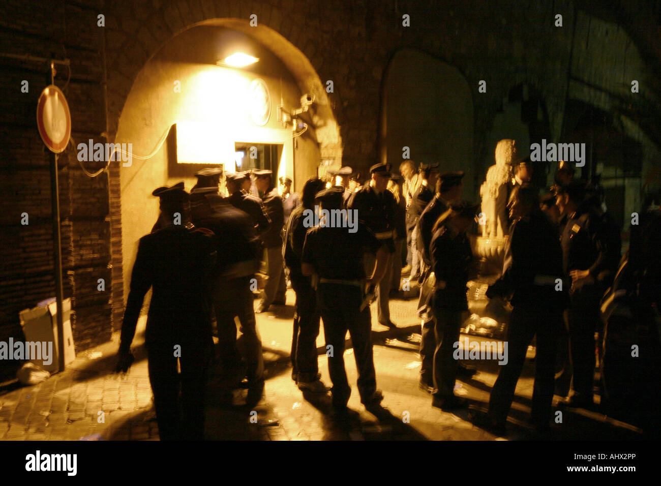 Police group hi-res stock photography and images - Alamy