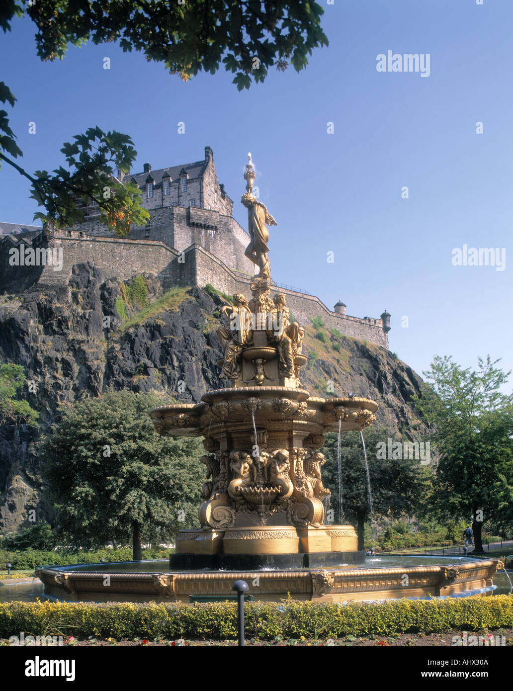 Edinburgh Castle and fountains Edinburgh Scotland Stock Photo - Alamy