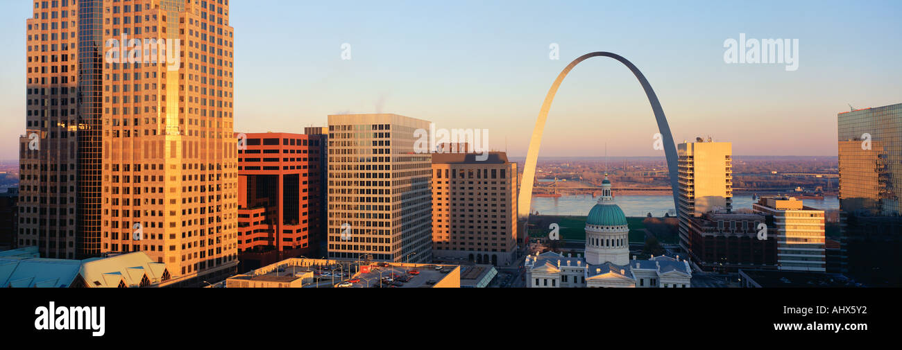 St Louis Missouri skyline Stock Photo - Alamy