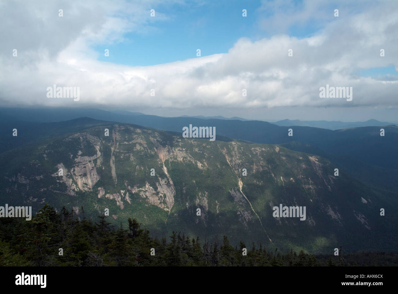 Crawford notch summer trail hi-res stock photography and images - Alamy