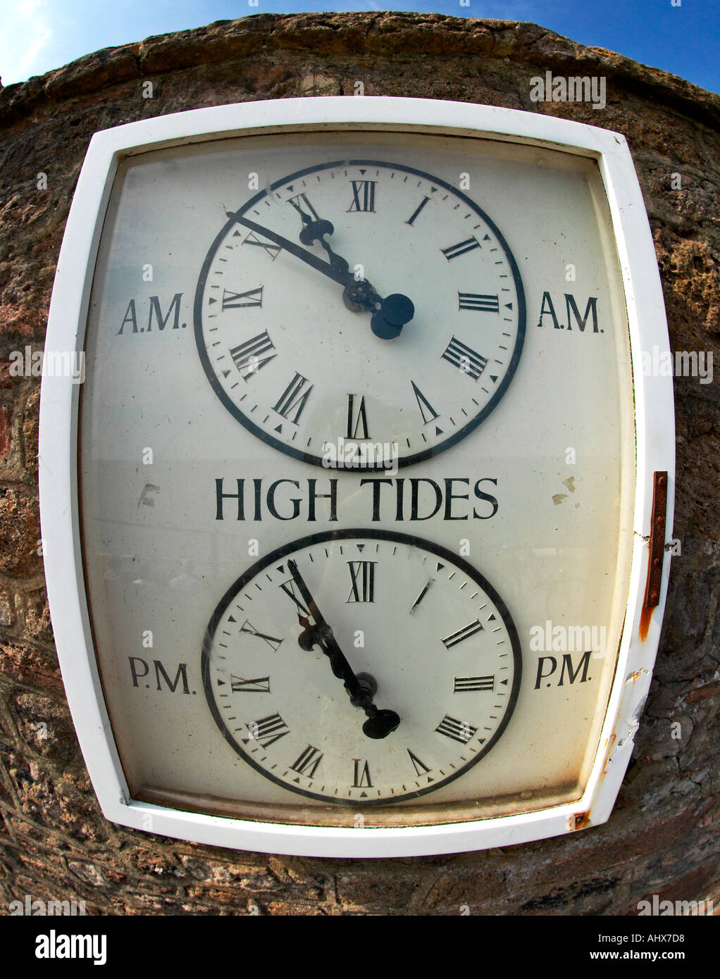 High tide information hi-res stock photography and images - Alamy