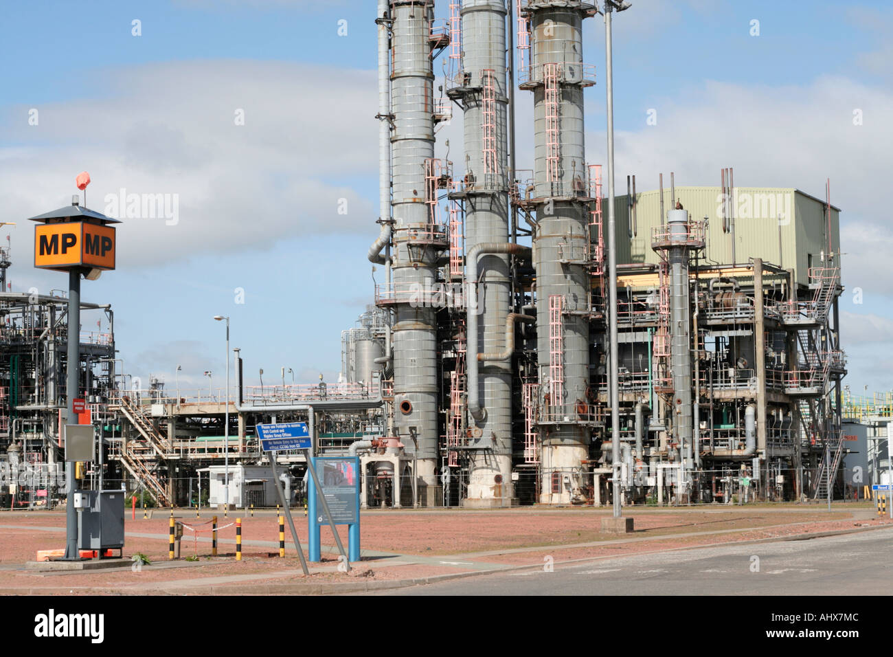 Grangemouth oil refinery scotland great hi-res stock photography and ...