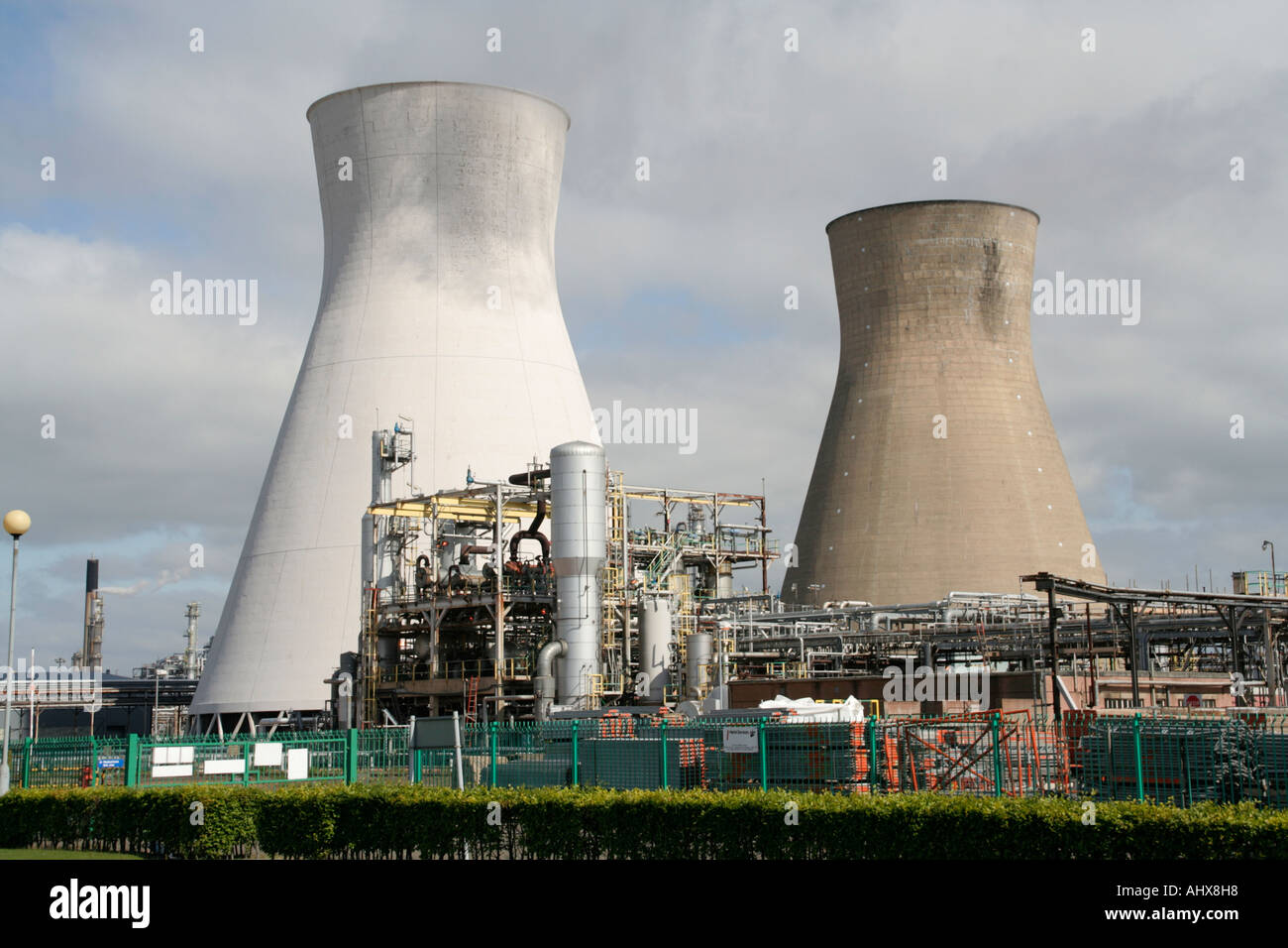 Oil refinery towers in hi-res stock photography and images - Alamy