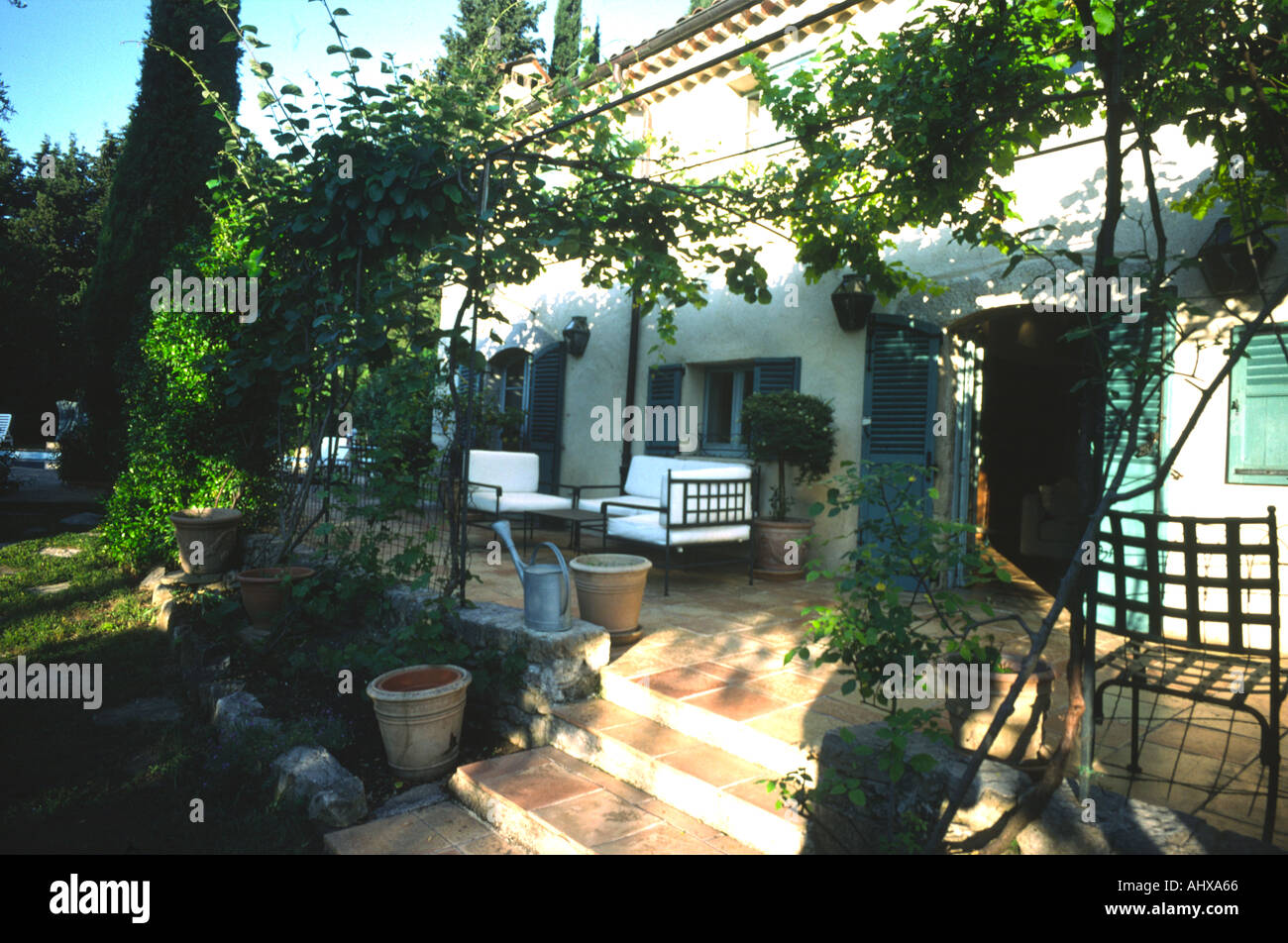 French country garden in Provence Stock Photo - Alamy