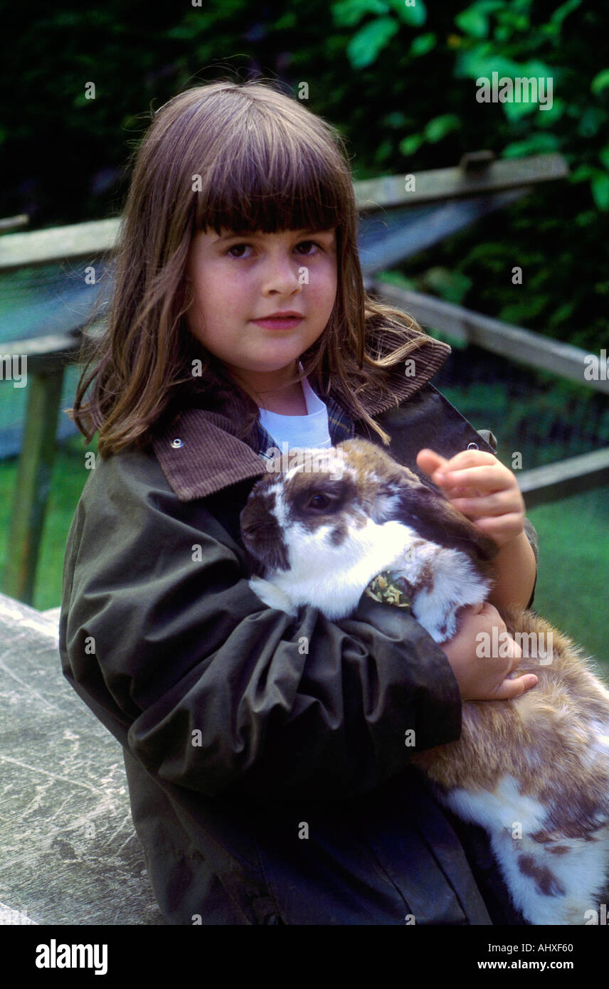 English bunny rabbit hi-res stock photography and images - Alamy