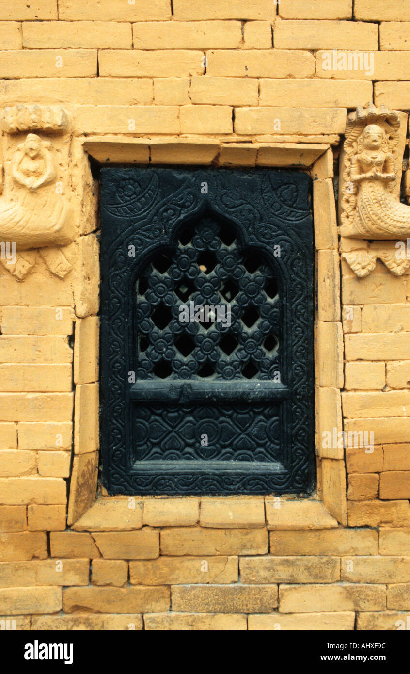 Wooden window in Newari style Pashupatinath Shiva temple Kathmandu ...