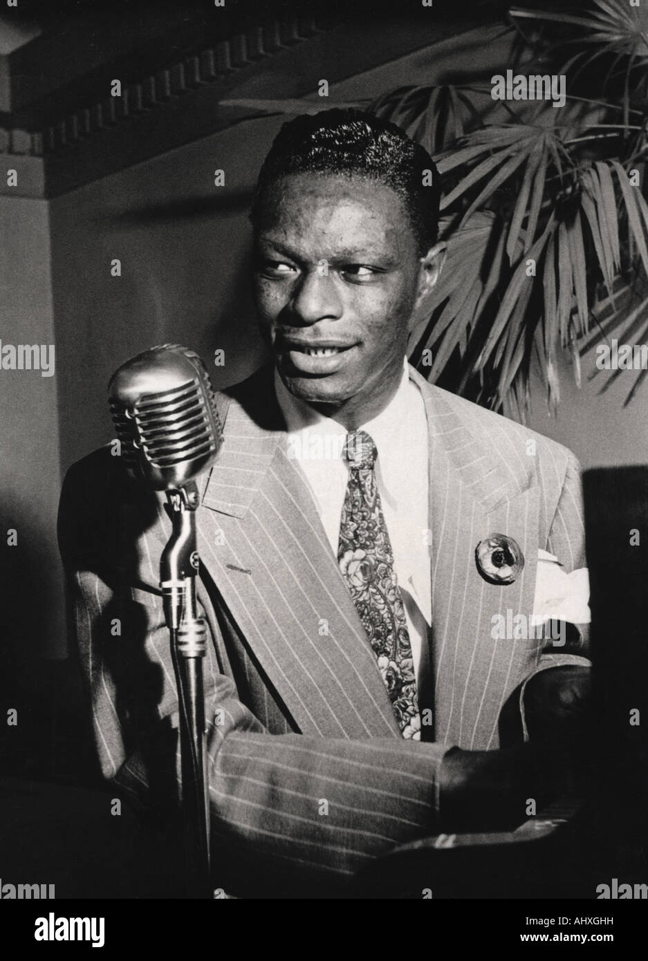 Nat king cole 1960 hi-res stock photography and images - Alamy
