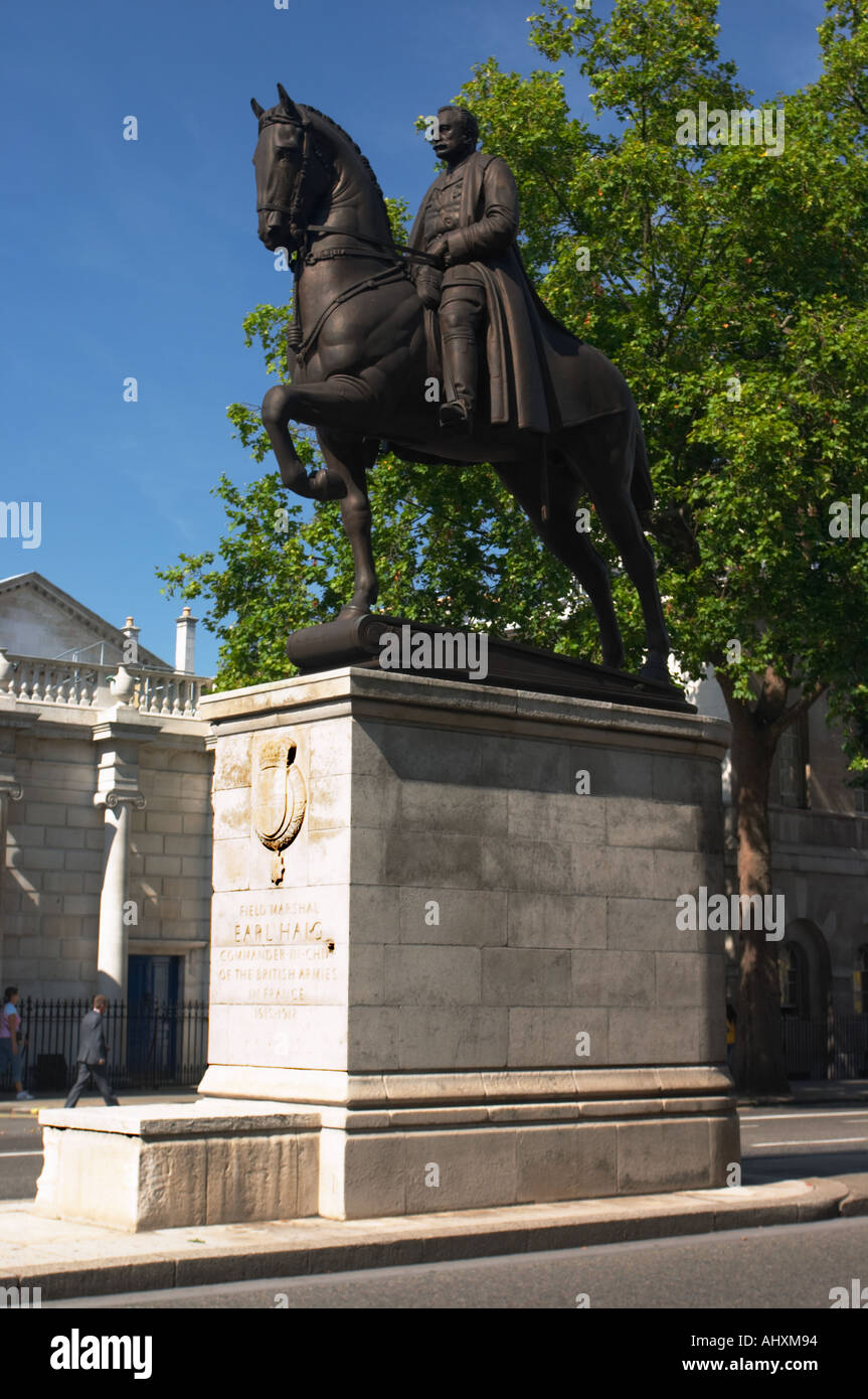 Statue of earl haig in whitehall hi-res stock photography and images ...