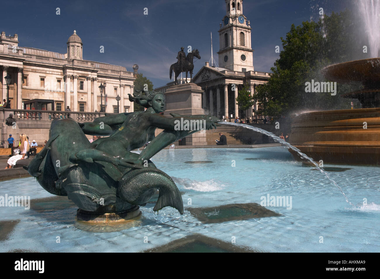 Fountains in Trafalgar Square London Stock Photo - Alamy