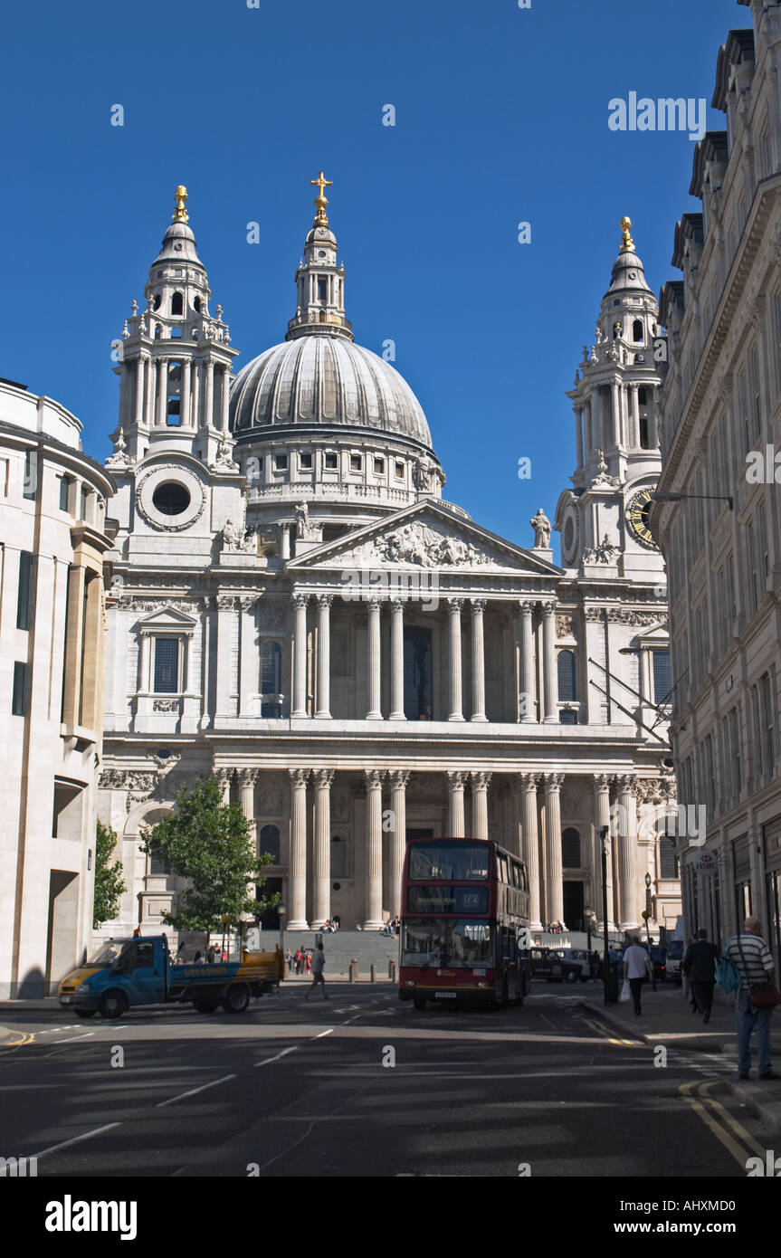 Mass st paul's cathedral london hi-res stock photography and images - Alamy