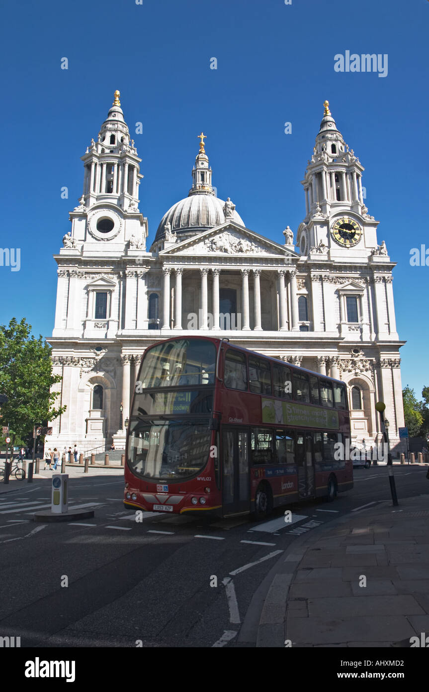 St Pauls Cathedral London with London bus Stock Photo - Alamy