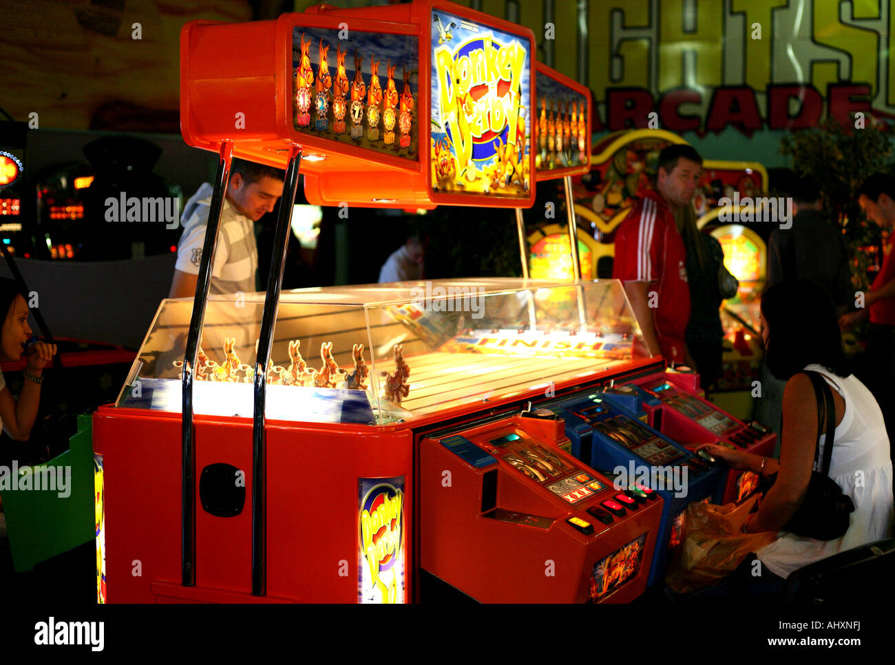 Funfair arcade machine hi-res stock photography and images - Alamy