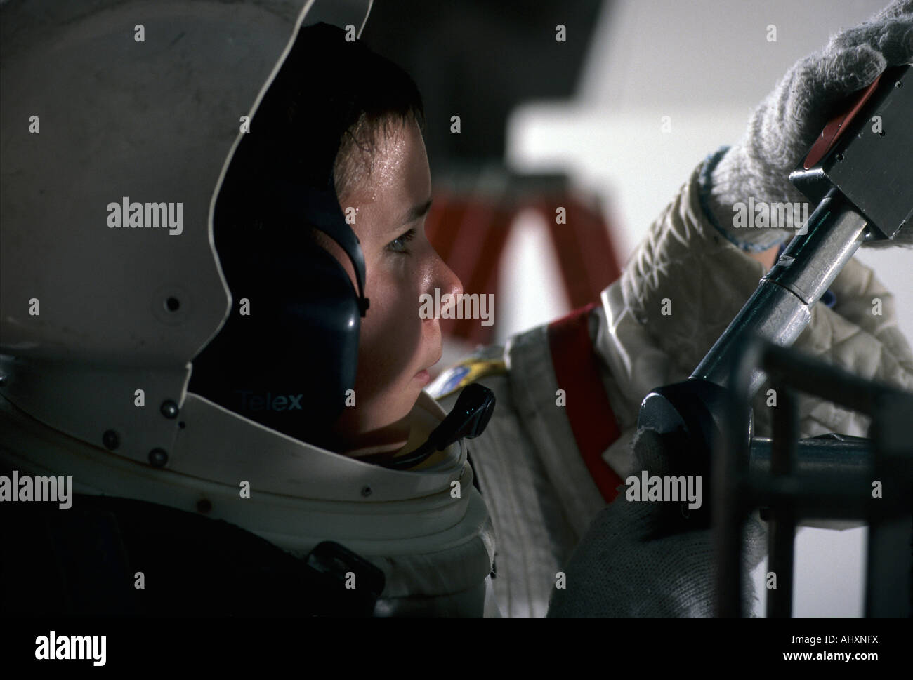 Huntsville AL Space Camp. 13 yr old campers on EASE simulation, an EVA ...