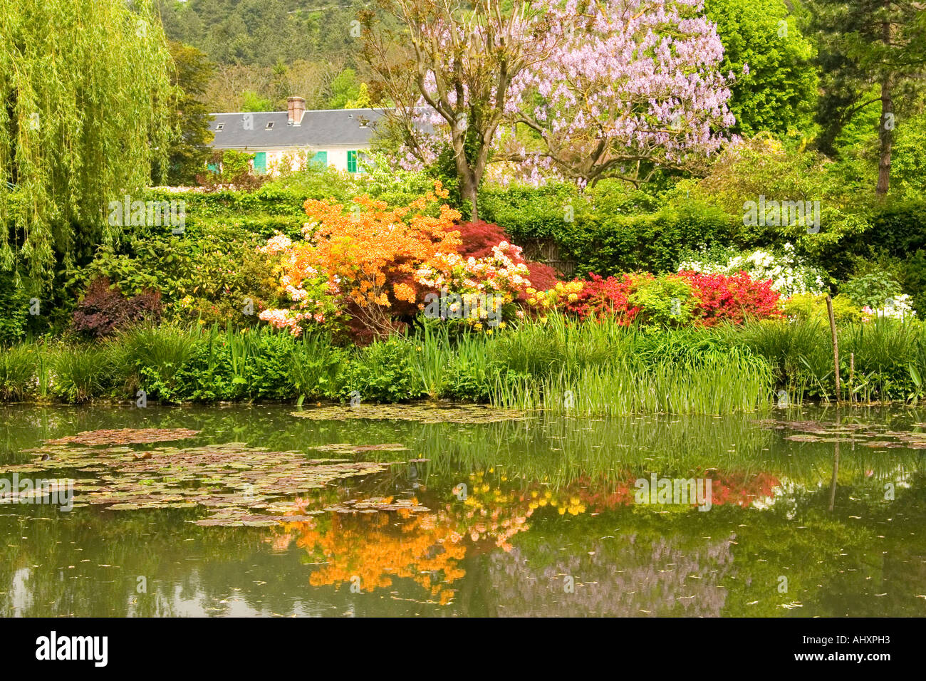 the impressionist painter monet's house and gardens at giverny france ...