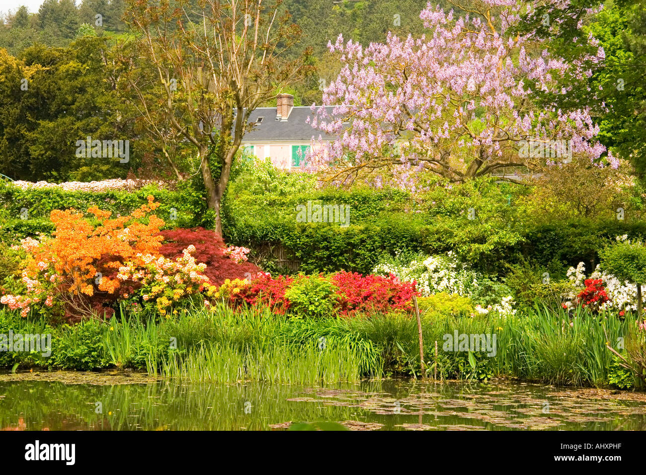 the impressionist painter monet's house and gardens at giverny france ...