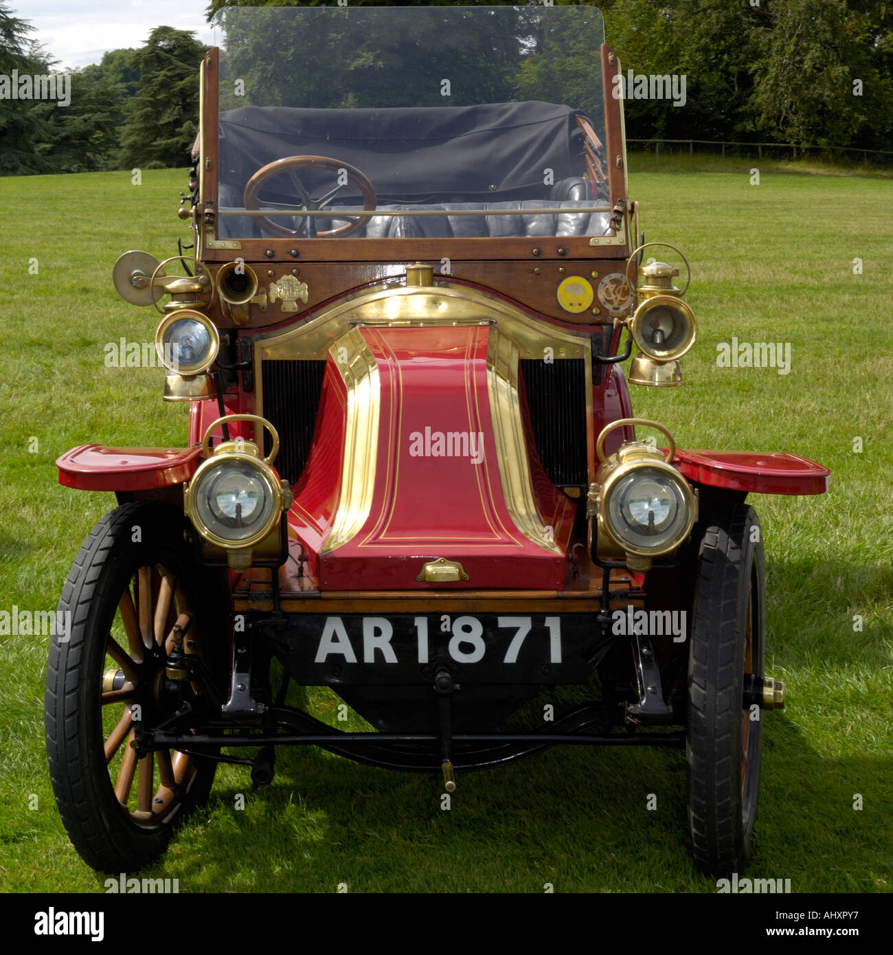 1909 Renault Rear entrance Tonneau vintage classic car Stock Photo - Alamy