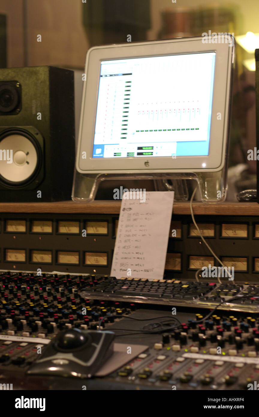 Tuner amp receiver stereo equipment Stock Photo - Alamy