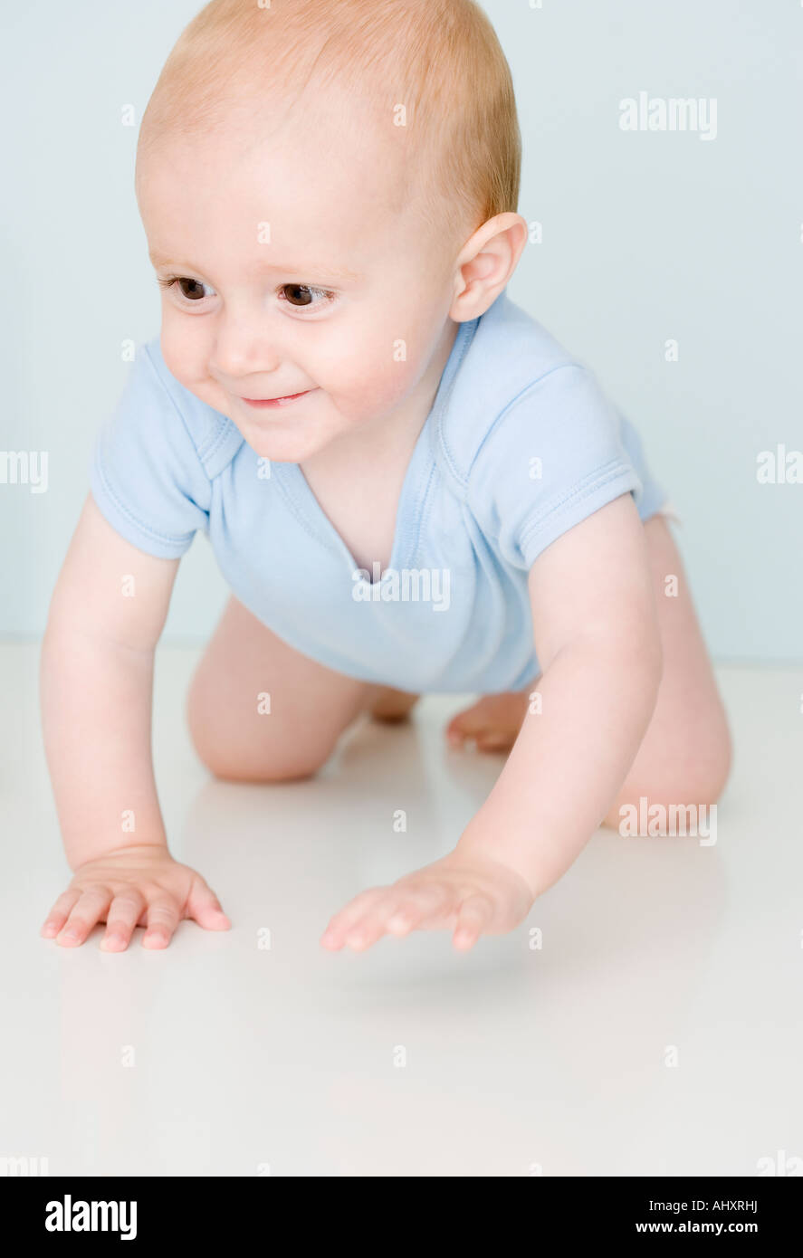 Baby crawling silhouette hi-res stock photography and images - Alamy
