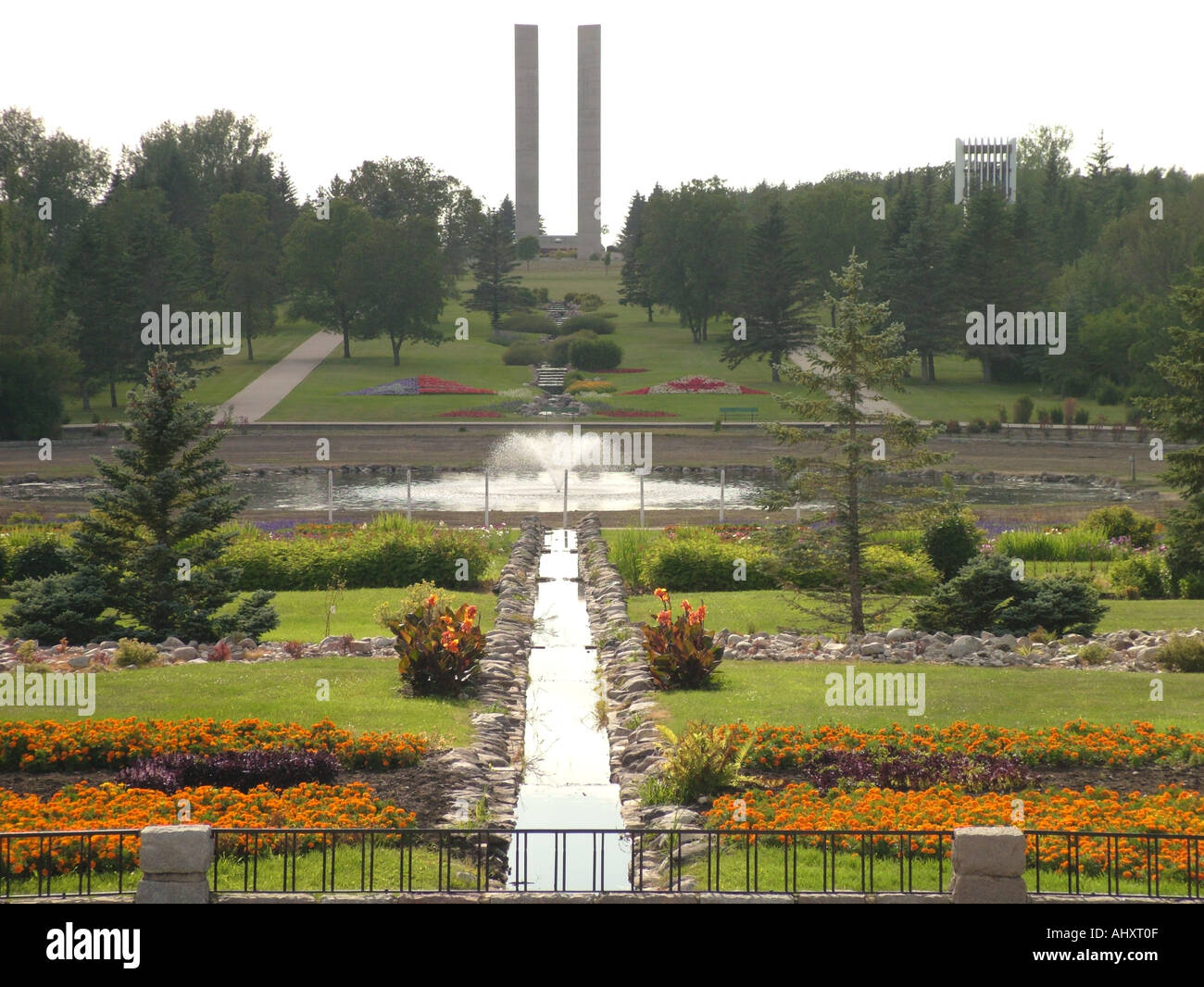 International peace garden dakota hi-res stock photography and images ...