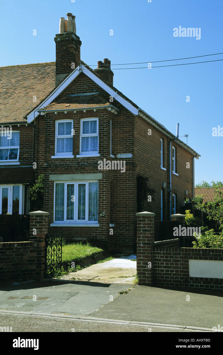 Red brick suburban House Exterior Stock Photo - Alamy