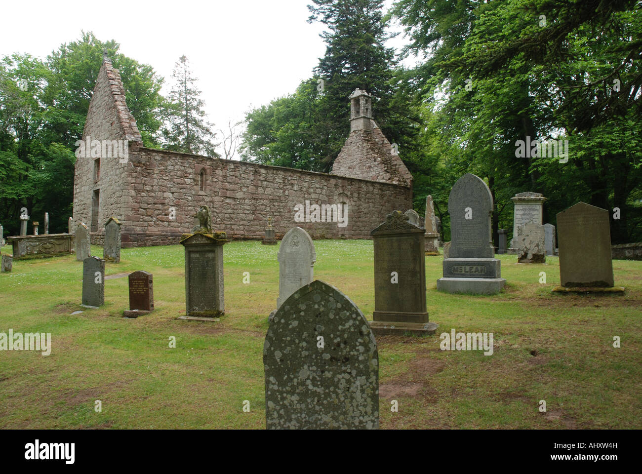 16th century graveyard scotland hi-res stock photography and images - Alamy