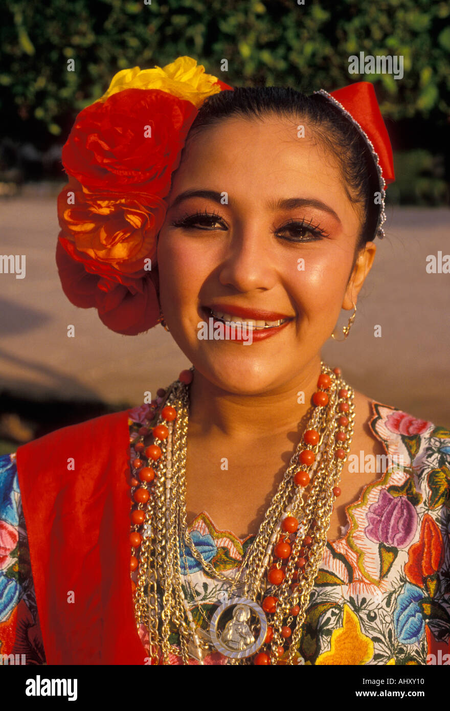 1 one Mexican woman, young adult woman, head and shoulders portrait ...