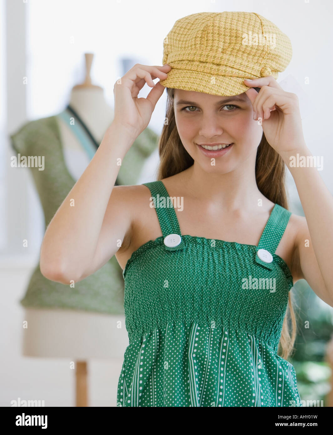 Girl paying with credit card Stock Photo - Alamy