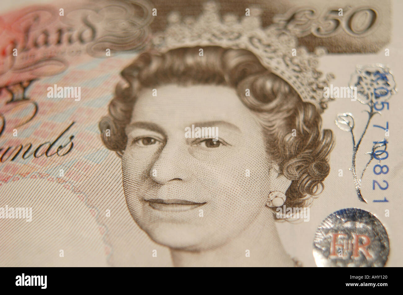 queen on fifty pound note Stock Photo - Alamy