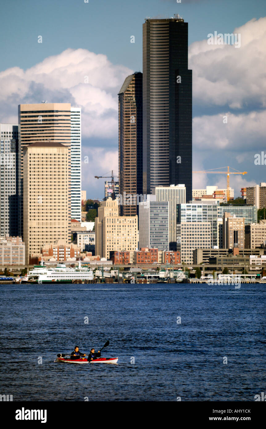 Seattle skyline kayaking hi-res stock photography and images - Alamy